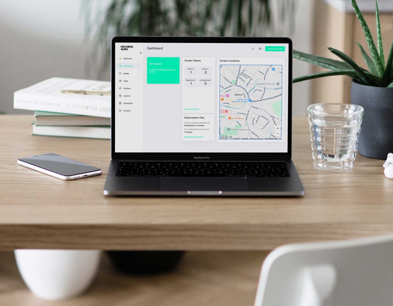 Holobox - life-size holographic effects